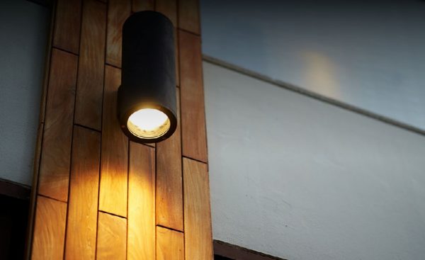 How to Set Up Backyard Outdoor Lighting Without Electricity - A Podcast ...